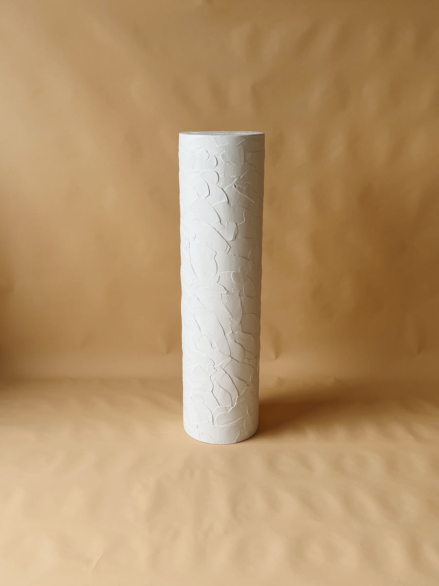 Valley Circular Plinth – Chaii. Living